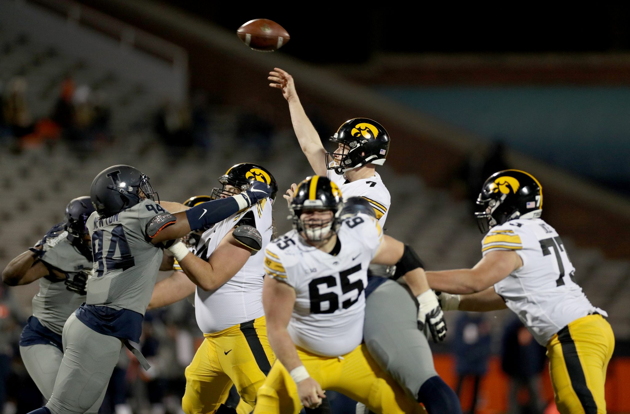 Hawkeye Recap podcast looks at Iowa-Illinois history; profiles on Nick ...
