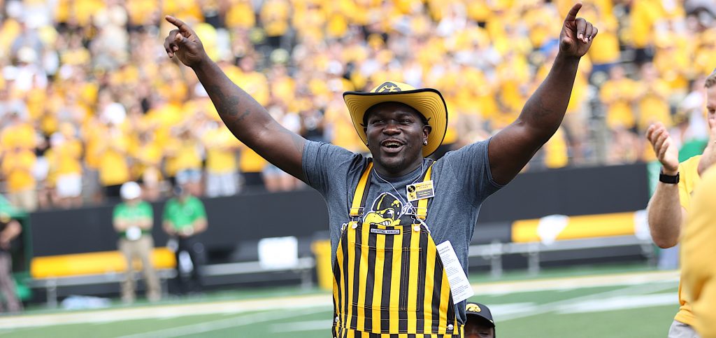 My top 10 Iowa linebackers of all time - Hawk Fanatic