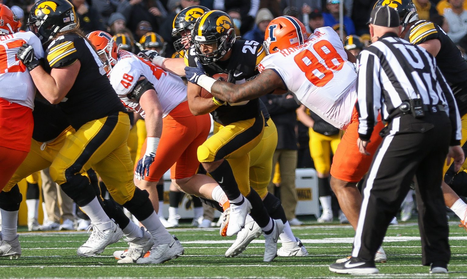 Iowa's running game can't risk being mediocre in Saturday's season ...