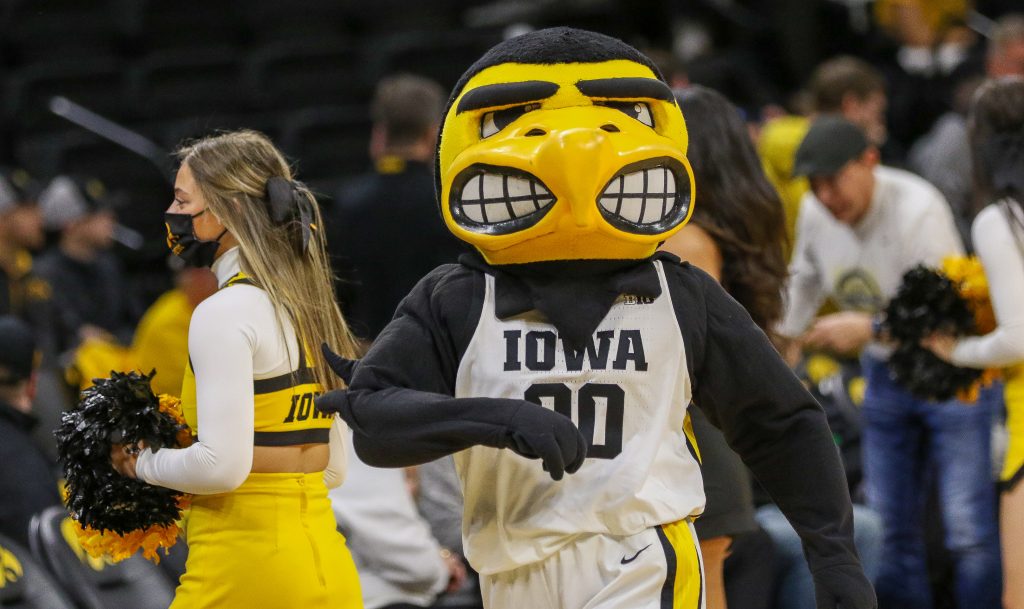 Hawkeye Recap podcast: Northern Illinois hoops history; Tennessee FB ...