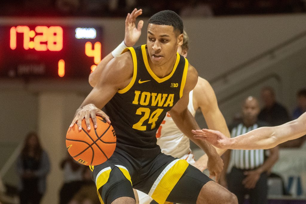 Iowa men look to avoid 0-3 Big Ten start at Penn State on New Year's ...