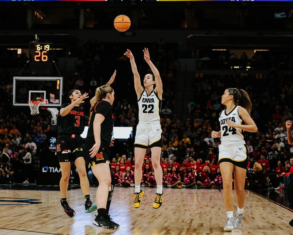 Big Ten notebook: Gabbie Marshall on fire from 3 at right time - Hawk ...