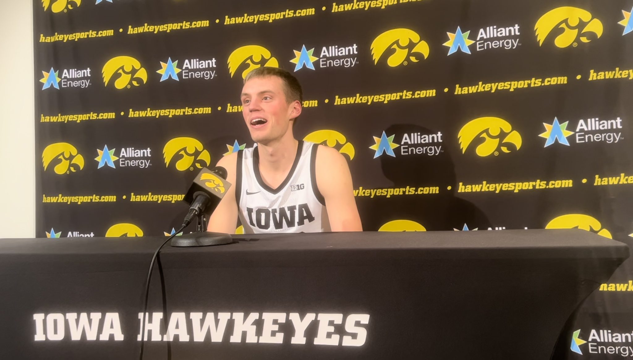 Iowa men's hoops start the new season with commanding 110-68 win over ...