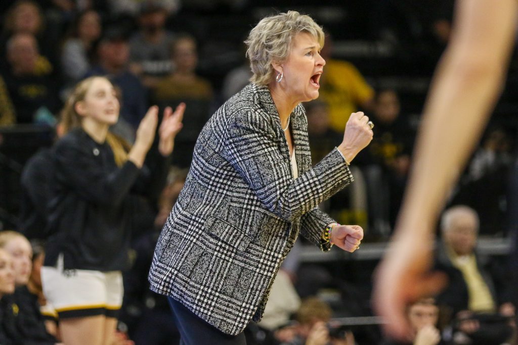 Lisa Bluder announces retirement - Hawk Fanatic