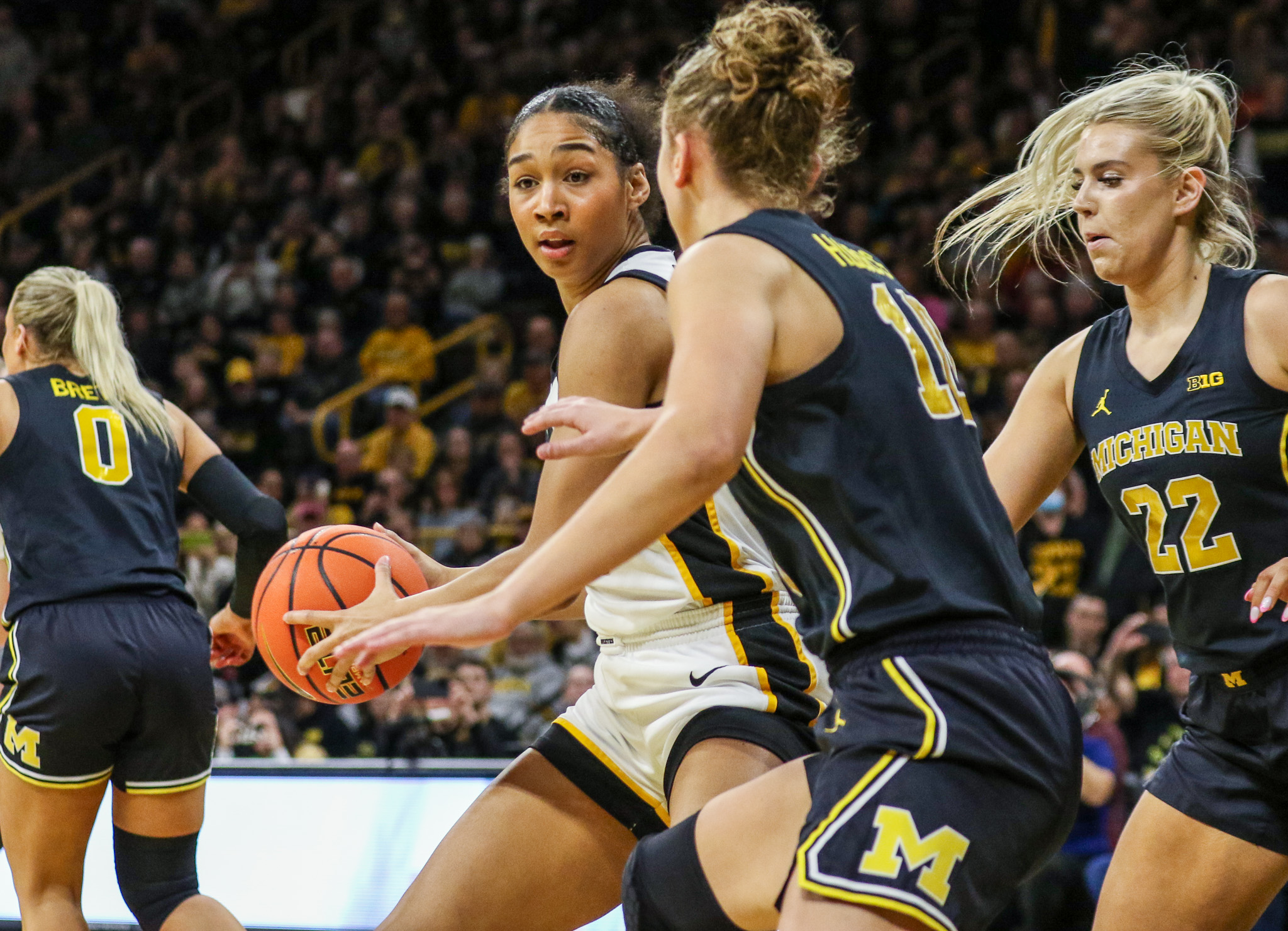 Caitlin Clark credits team success for her latest honor - Hawk Fanatic