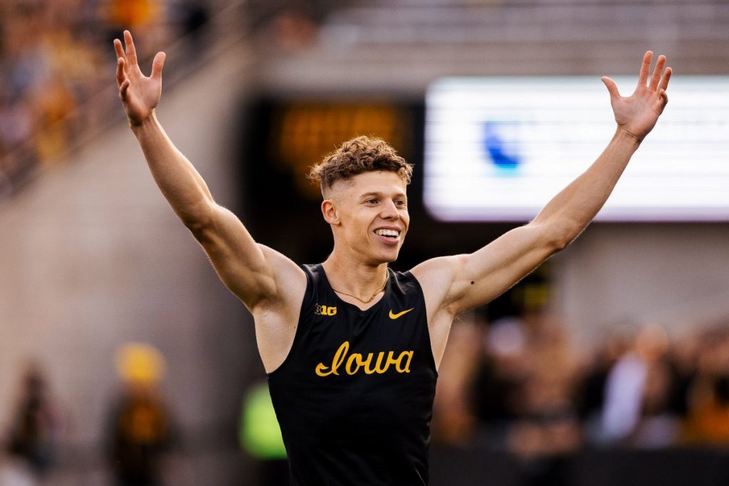 Top 10 UI men's student-athletes for 2024-25 sports calendar year ...