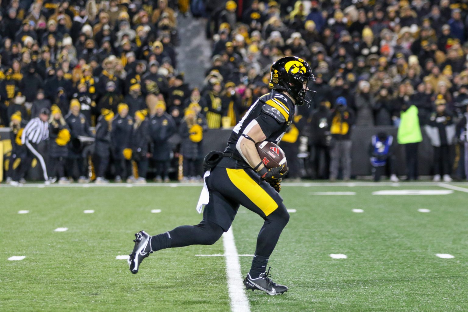 Jay Higgins, Kaleb Johnson, Kaden Wetjen named Big Ten positional ...