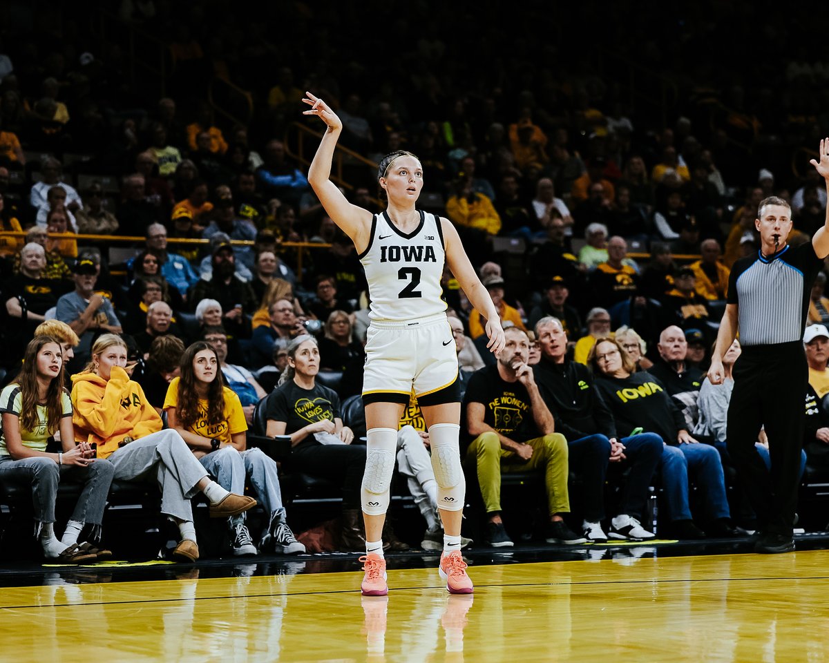 Iowa senior guard Taylor McCabe suffers season-ending knee injury ...