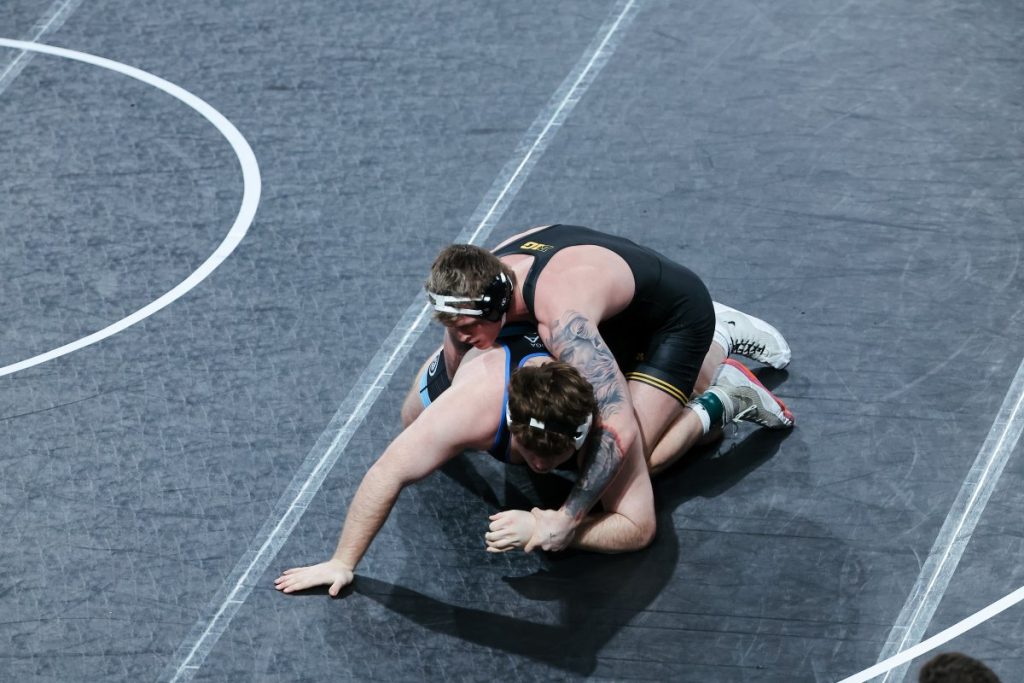 Iowa wrestling wins Soldier Salute title in dominating fashion, scoring ...
