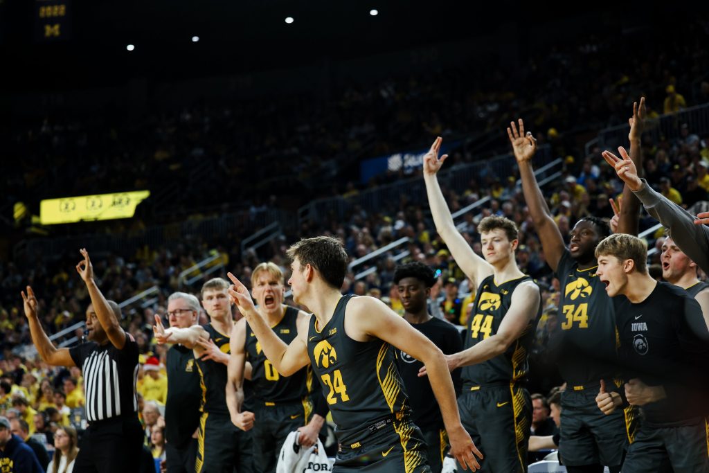 Iowa's attempt at second straight buzzer-beating victory falls short at ...