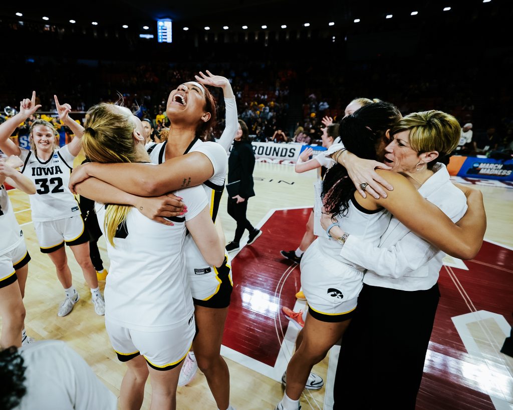 Iowa women crush Murray State 92-57 in NCAA Tournament first-round ...