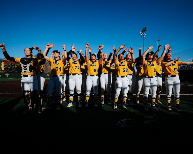 Iowa softball sweeps doubleheader against Penn State to complete 3-game ...