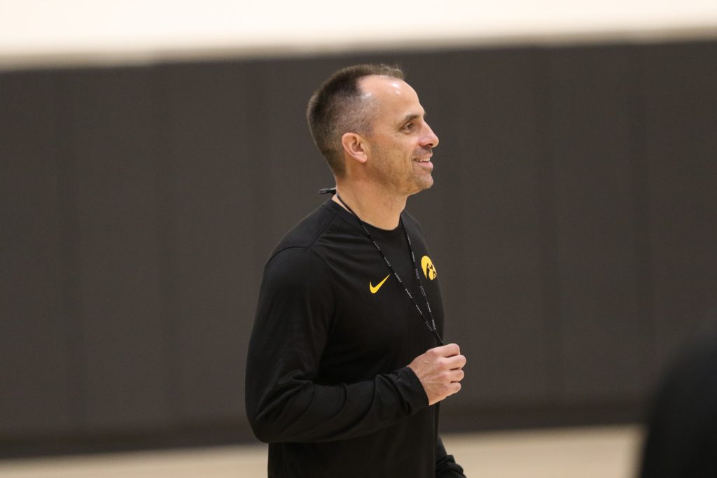 Two former Drake head coaches ready to face off in Bloomington - Hawk ...