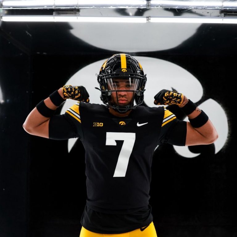 2026 Sioux City LB Kasen Thomas commits to Iowa football - Hawk Fanatic