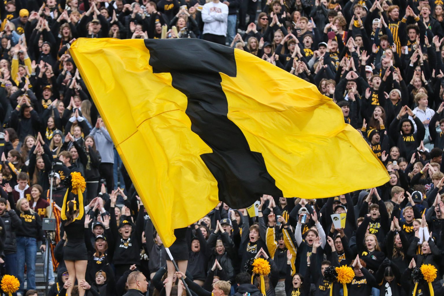 Mike Hlas to Hawk Fanatic readers: "Let's have some fun" - Hawk Fanatic