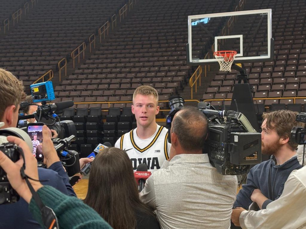 Hawkeye Men's Basketball - University of Iowa News | HawkFanatic - Pat ...
