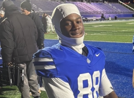 Devonta Toe Checks Out Hawkeyes - Hawk Fanatic