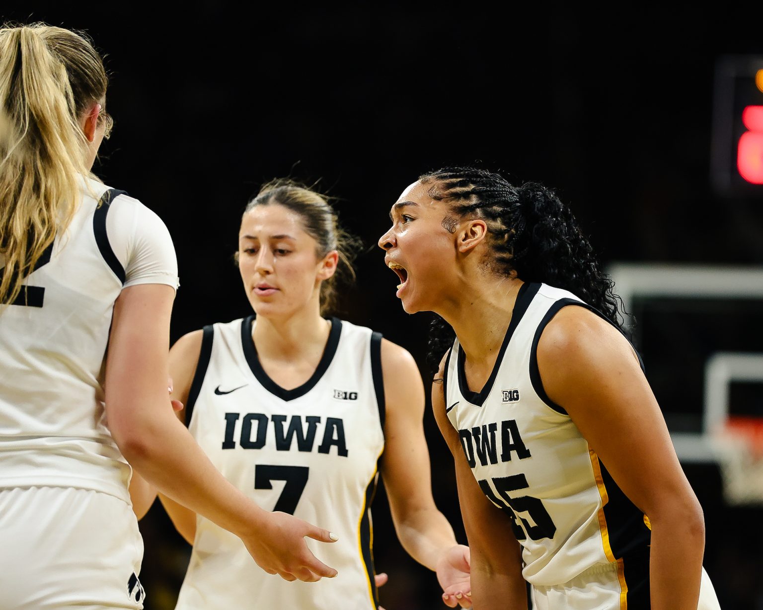 Hannah Stuelke, Addie Deal both earn Big Ten weekly honors - Hawk Fanatic
