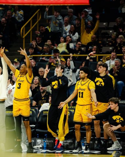 Iowa men overcome slow start, then hang on to defeat Northwestern 76-70 ...