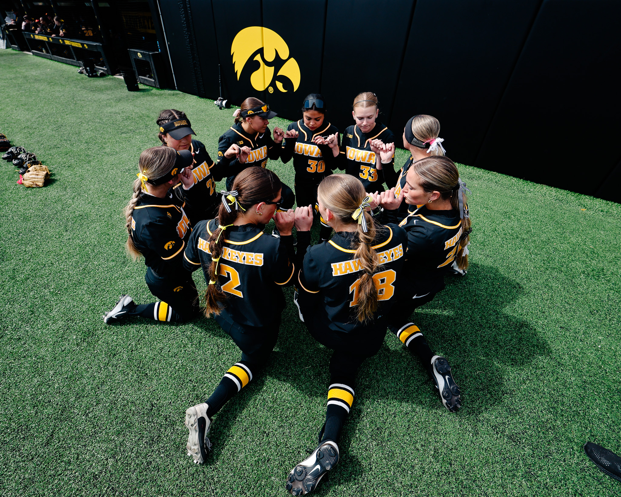 Iowa softball no-hit by No. 16 Washington in 10-0 loss at Pearl Field ...